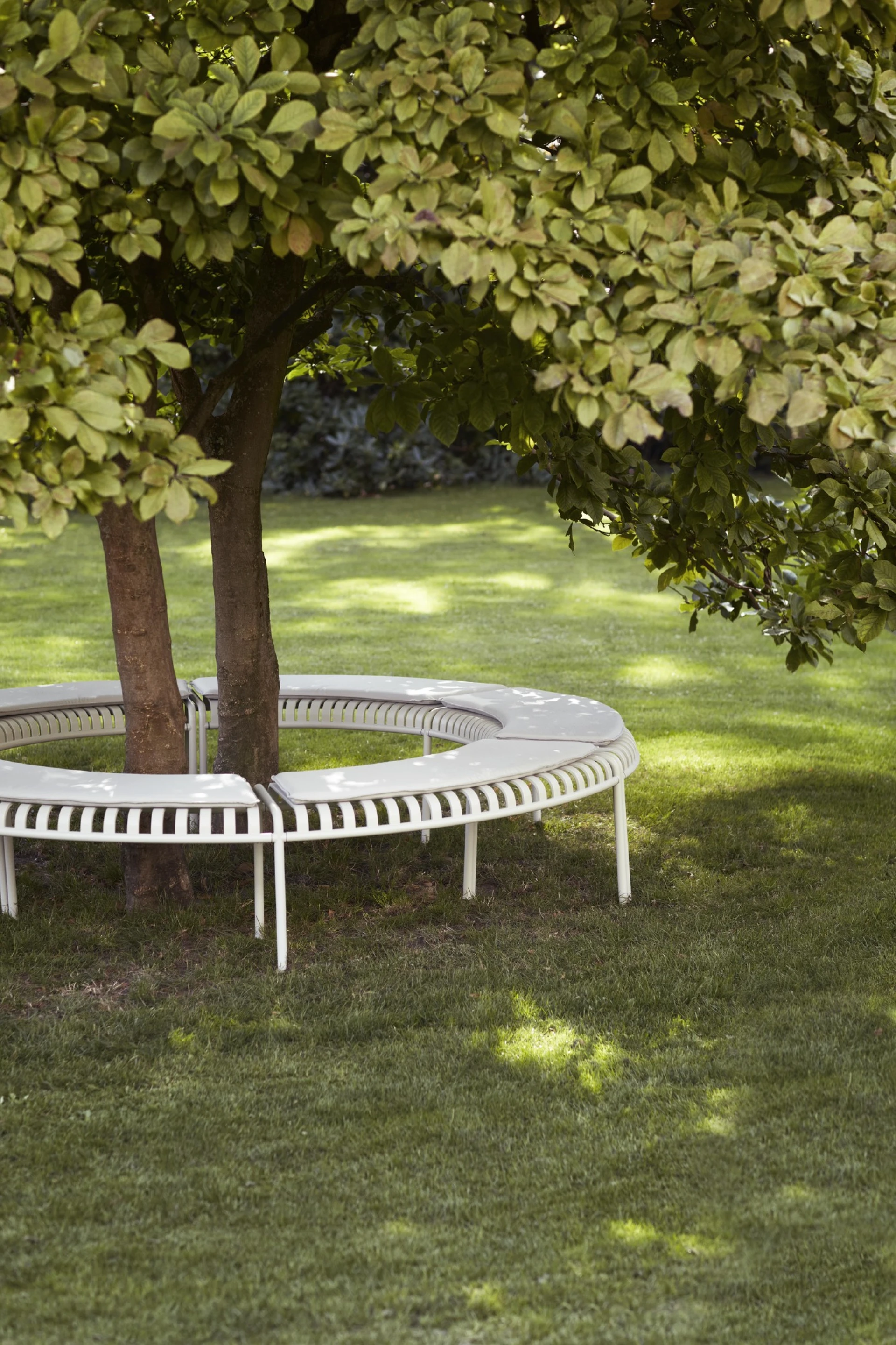 Palissade Park Bench incl. Middle Leg | Shop at HAY.nl